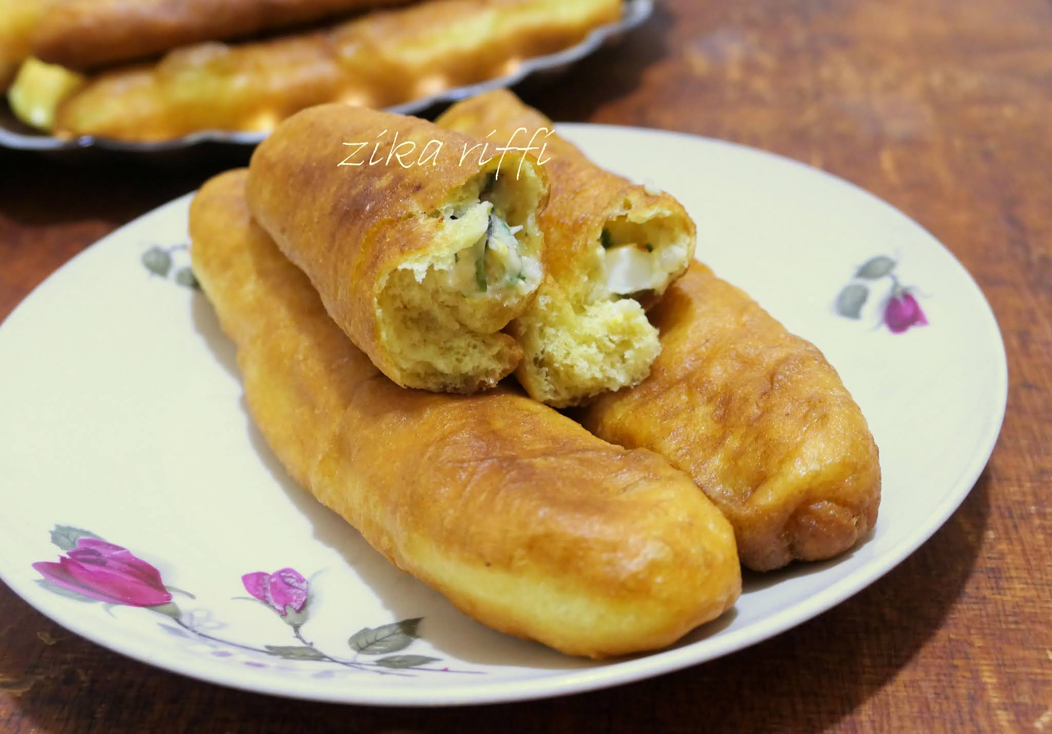 PETITS PAINS FRITS FARCIS DE POMME DE TERRE- OEUFS DURS ET PARMESAN
