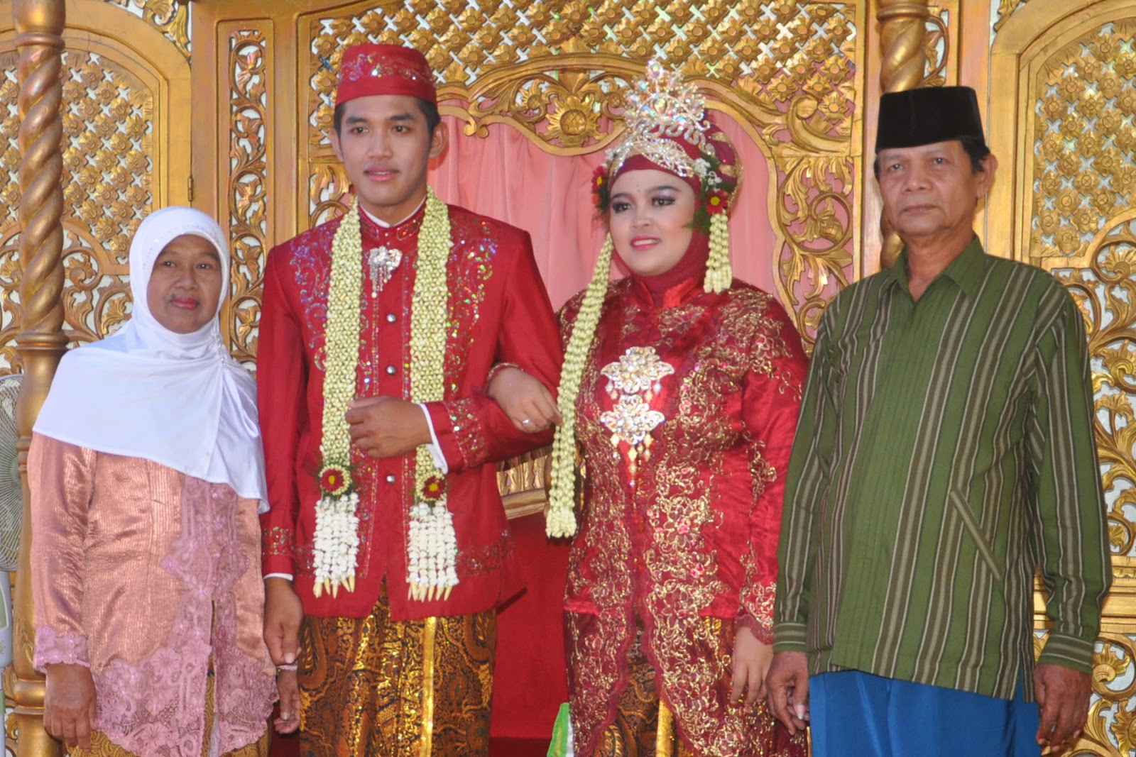 Mc Pernikahan Adat Sunda Kranji - Upacara Adat Sunda Telp : 0822-1373-9483 Mc Pernikahan Adat Sunda Kranji - Upacara Adat Sunda Telp : 0822-1373-9483