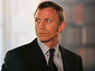 SMILE: Daniel Craig