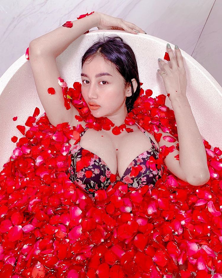 Pamela Safitri Seksi Photoshoot Dangdut Indonesia - ZONA ARTIS LAGI