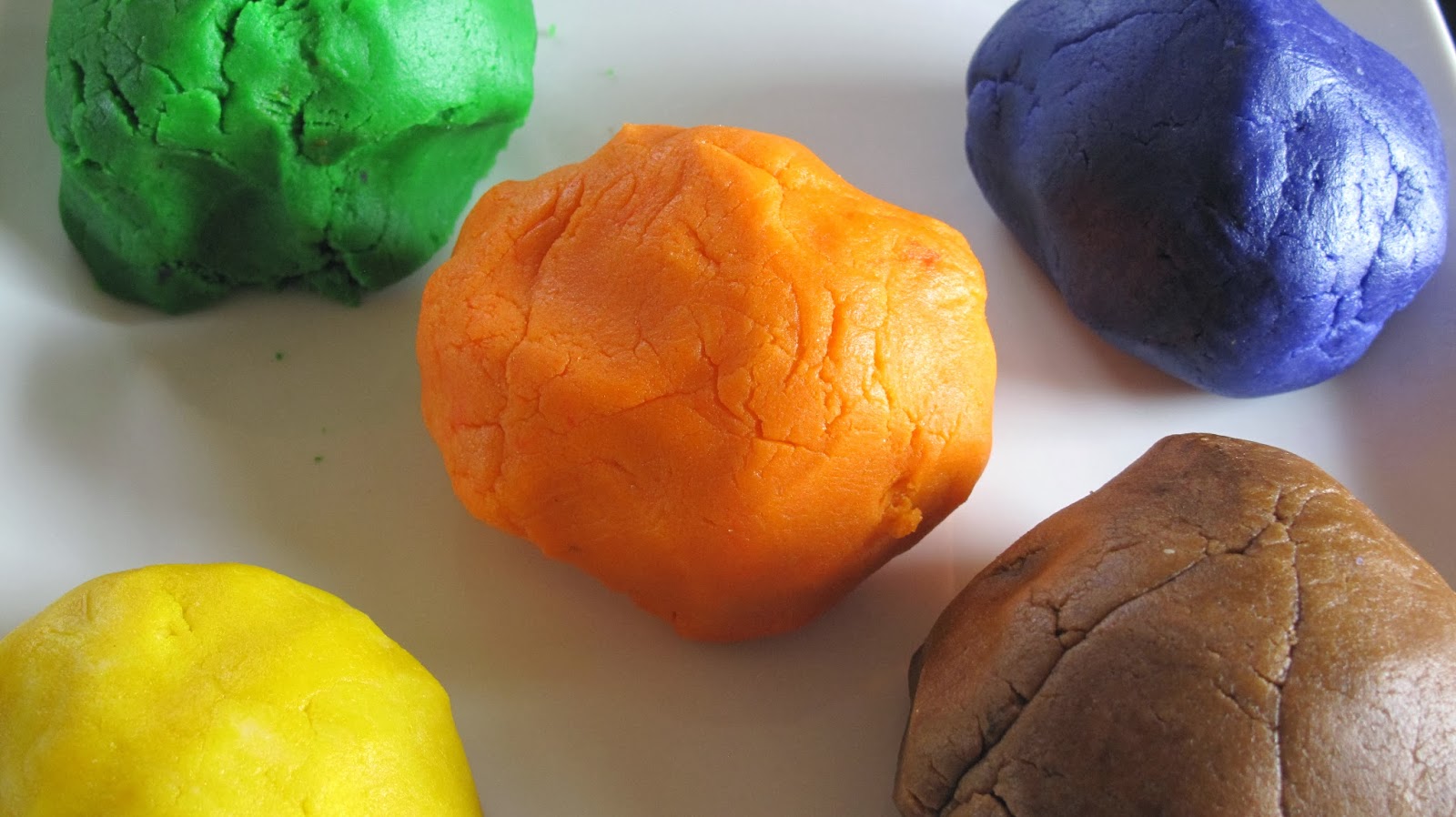 Red Couch Recipes: Fall Color Cookies