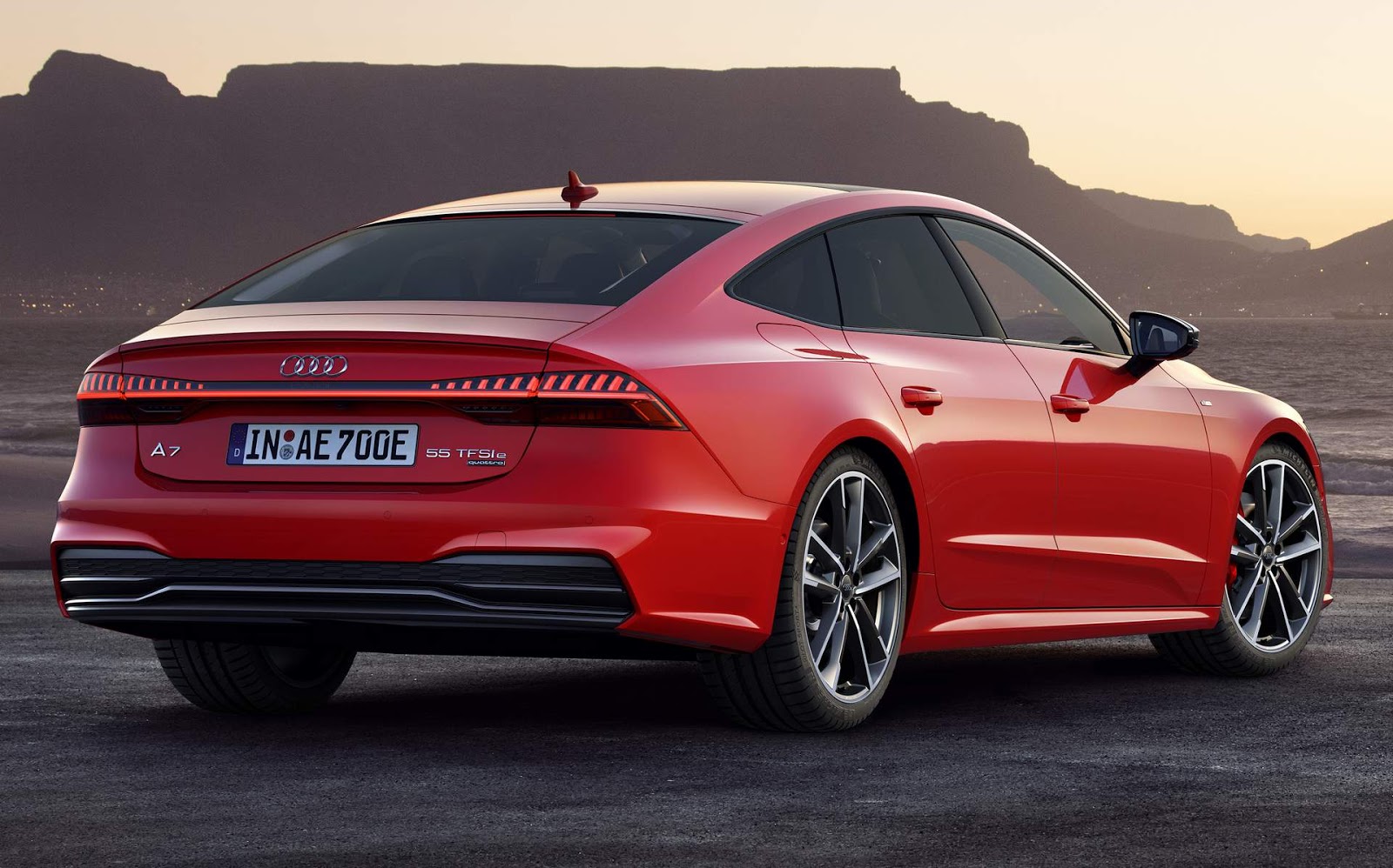 Audi A7 Sportback TFSI-e Híbrido apresentado em Genebra