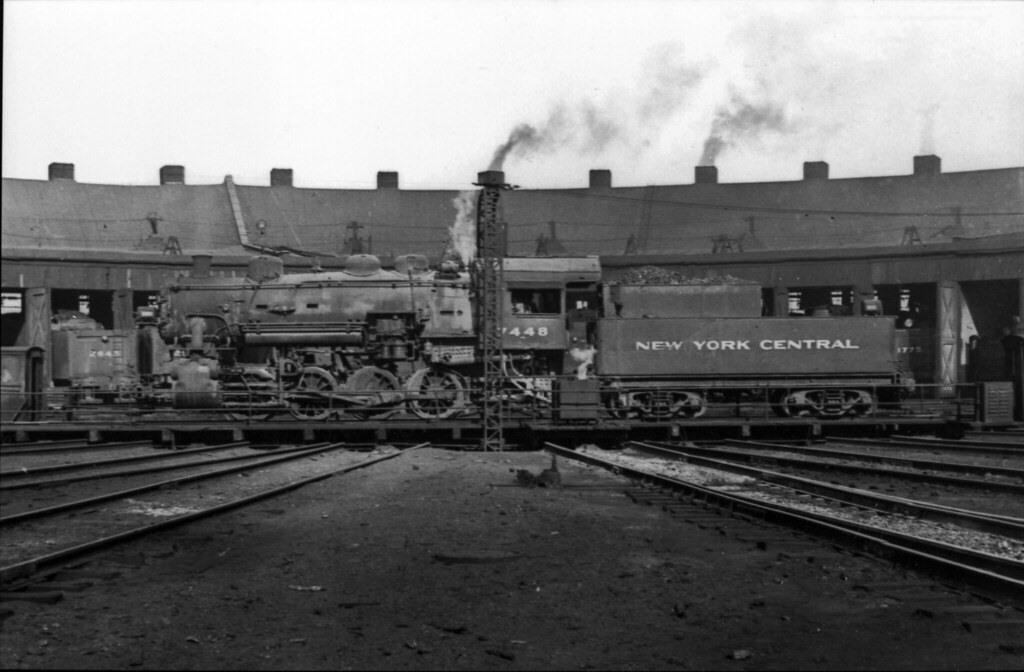 Towns and Nature: Ashtabula, OH: NYC Roundhouse #104 and Water Tank #113