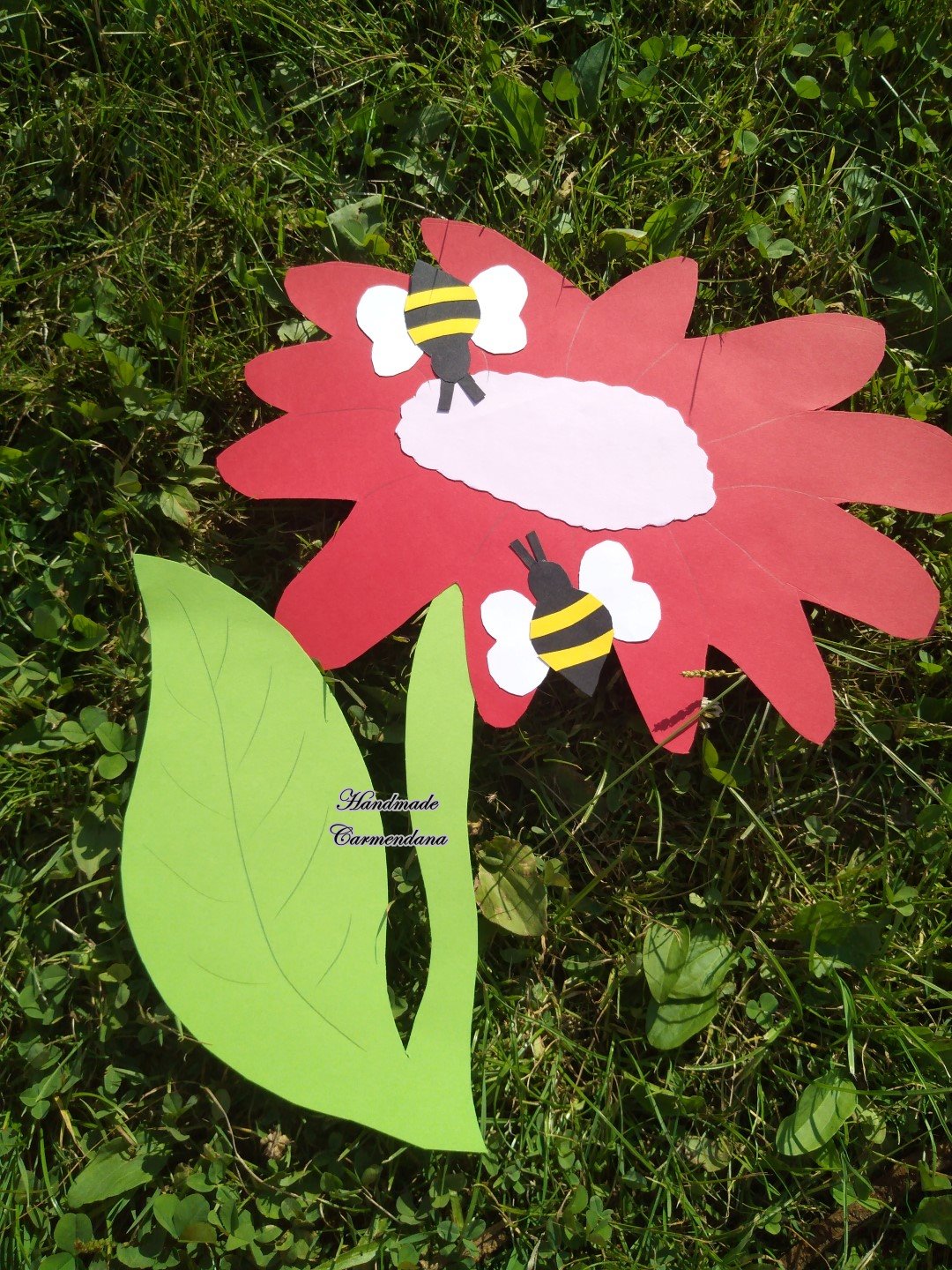 decoratiuni handmade: Floare cu albinute