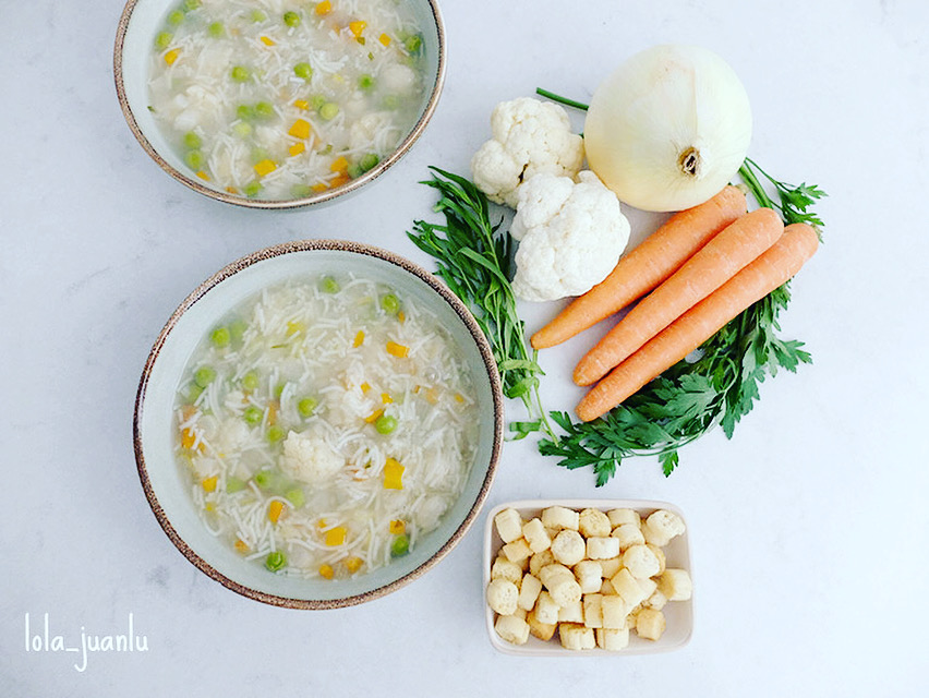 Sopa primavera con fideos - Pequeños Accidentes