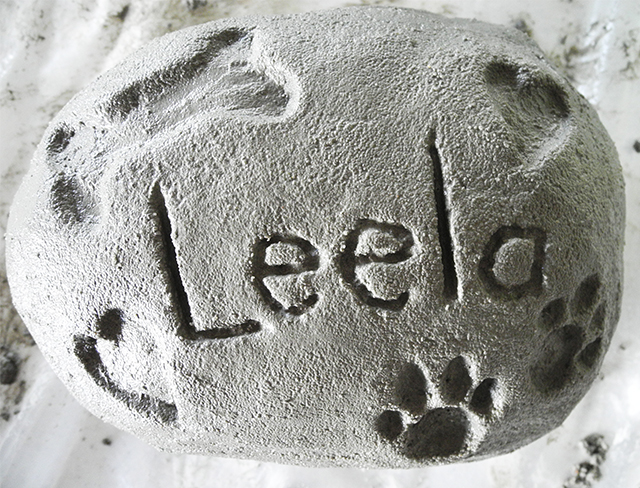 Jules Madden: DIY Pet Memorial Stone