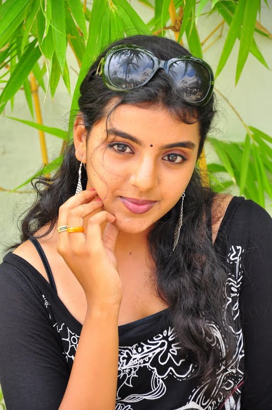 Divya Latest Stills | Tollywoodtv