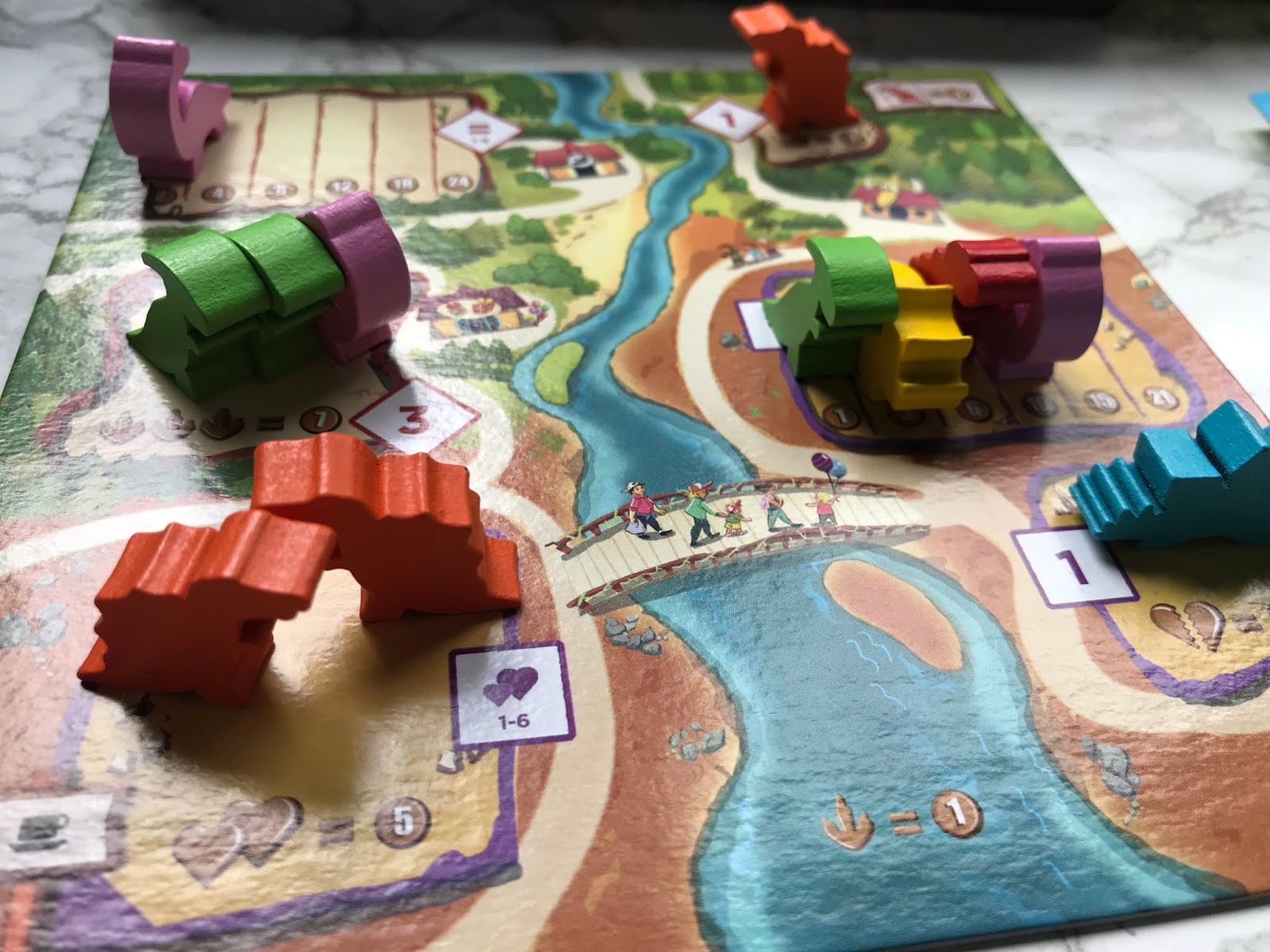 Draftosaurus ~ BoardgameMonkeys