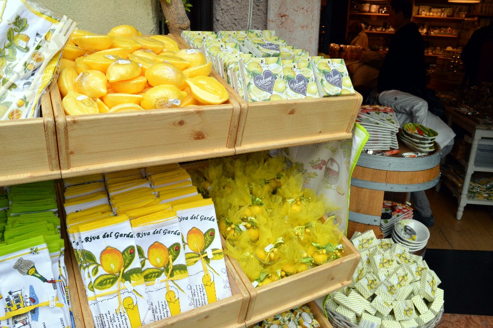 Cosa vedere a Limone sul Garda, il paese dove si vive di più - Montagna ...