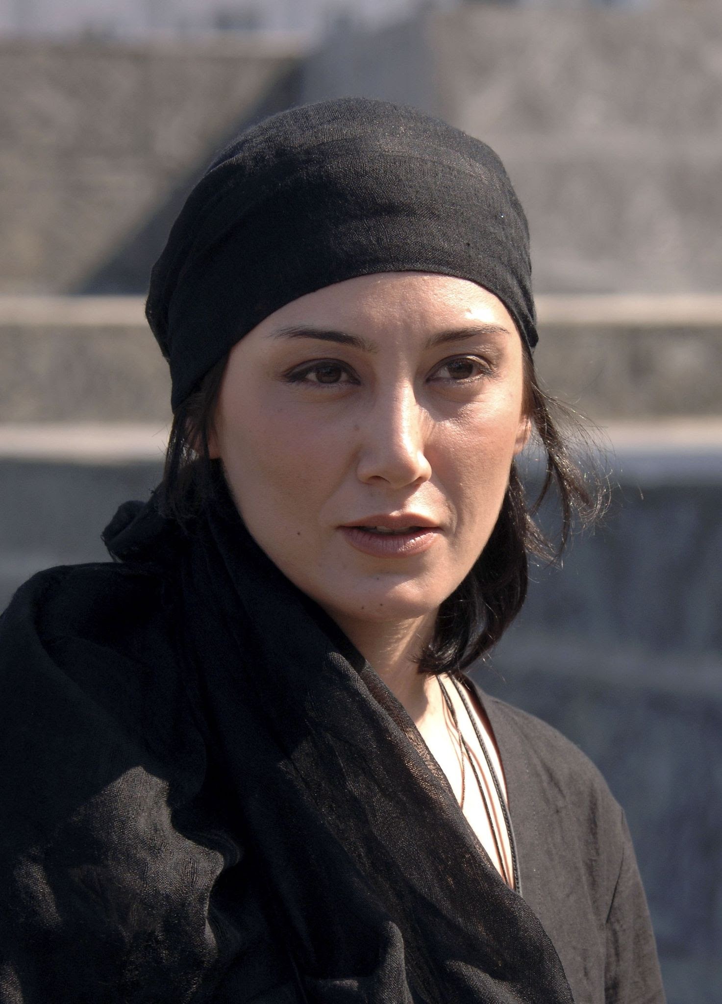 Architecture20: Hedieh Tehrani with a different look + photo and biography