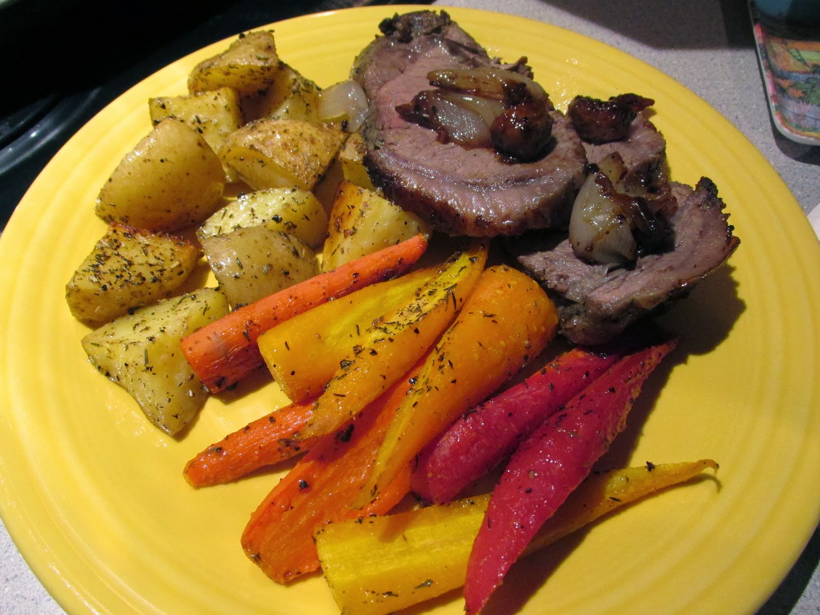 Gremlin Food Mom: Roasted Beef... Sunday Dinner Style!!