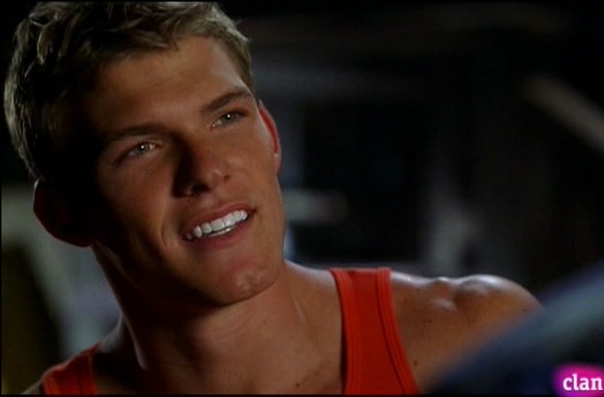 Captures Cinema: Alan Ritchson- Smallville (2001-2011)