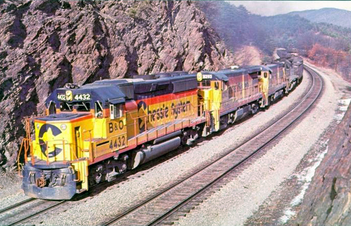 transpress nz: Chessie System GP40-2 with the Chessie kitten
