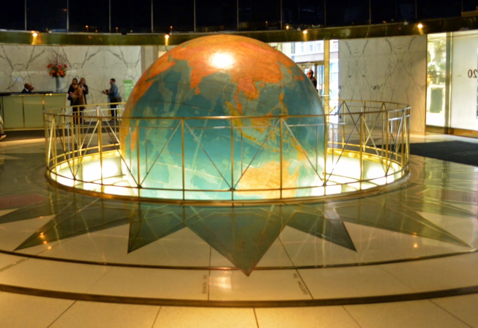 Mille Fiori Favoriti: The World Inside the New York Daily News Building