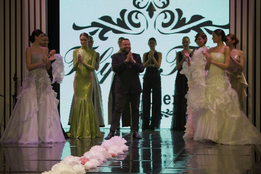 Il canto del Cigno Rosso: Lo stilista Filippo Flocco veste Federica ...