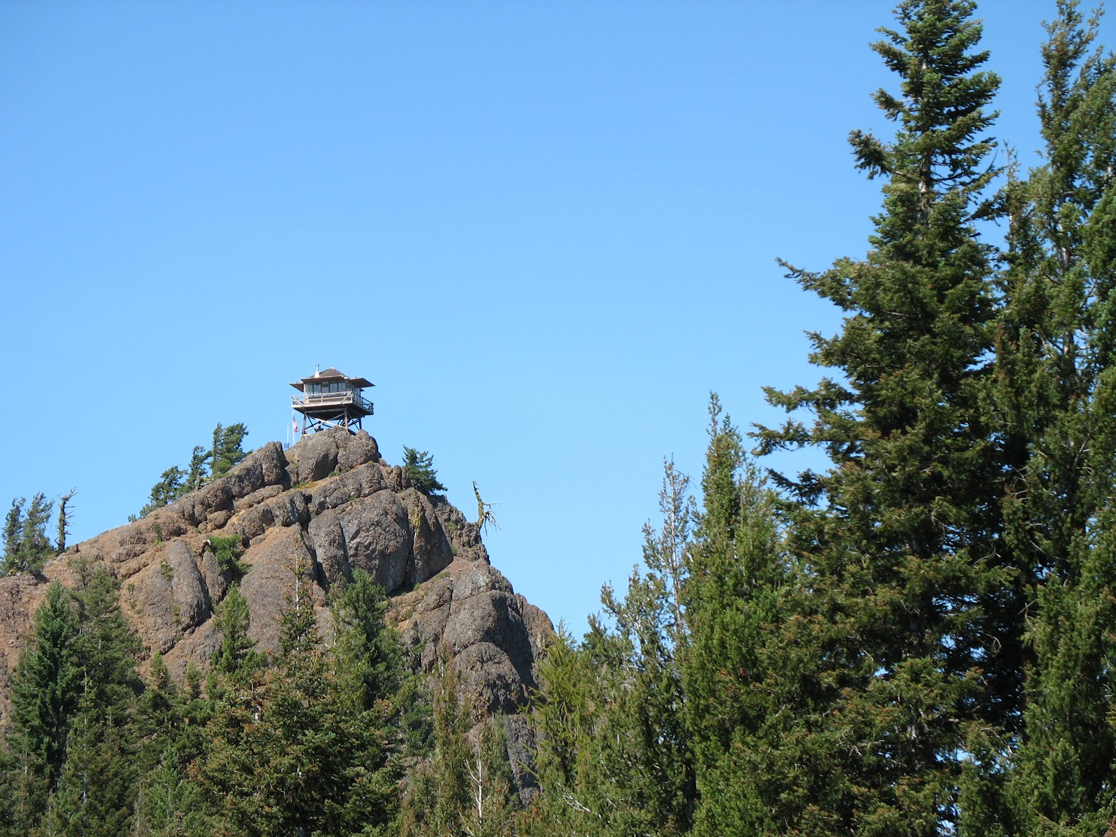 firedclay: Building a Fire Lookout "Lightening Stool"