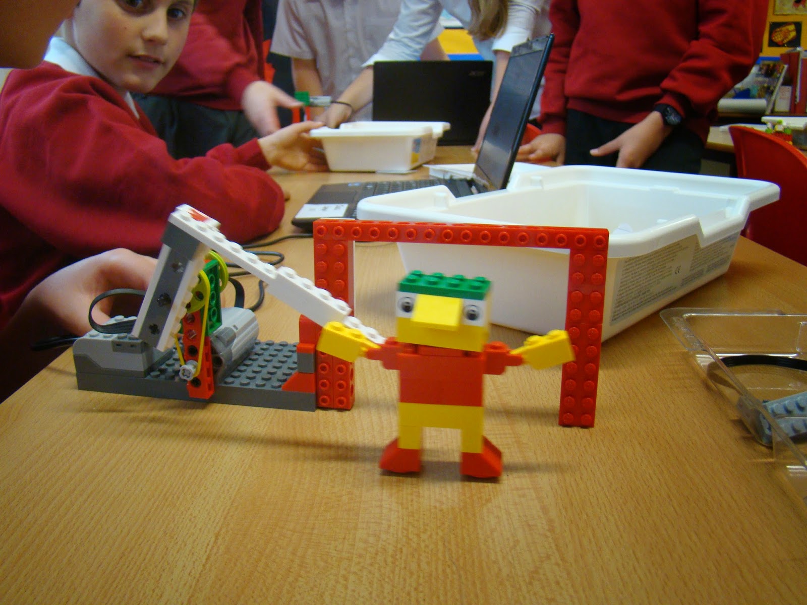 Hitcham's Blog: New Lego Programming Kits in School