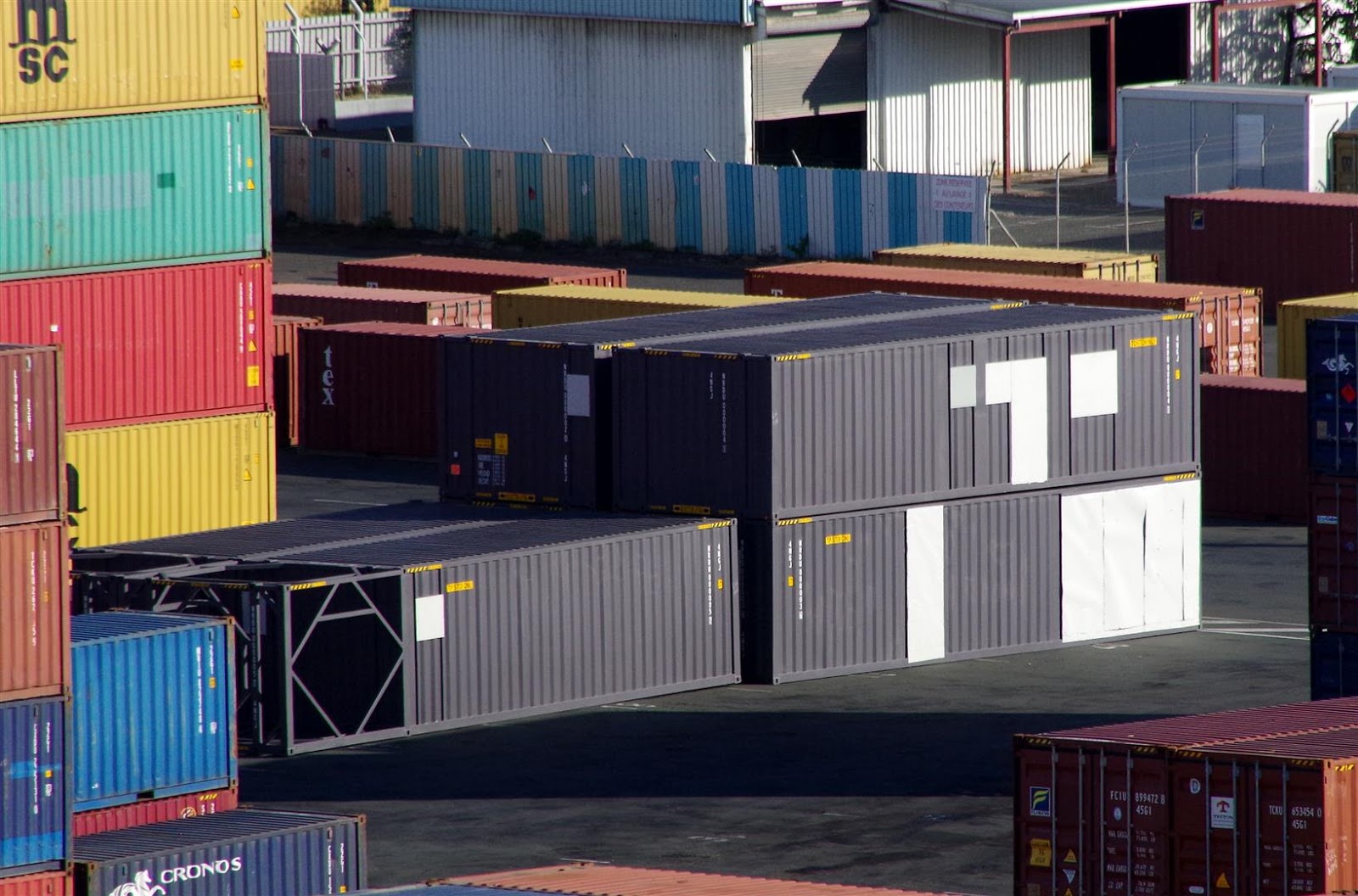 Rollingstock News: Oversized Containers at Noumea