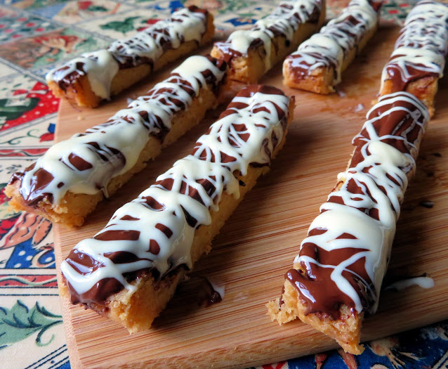 Mint Chocolate Shortbread Fingers | The English Kitchen