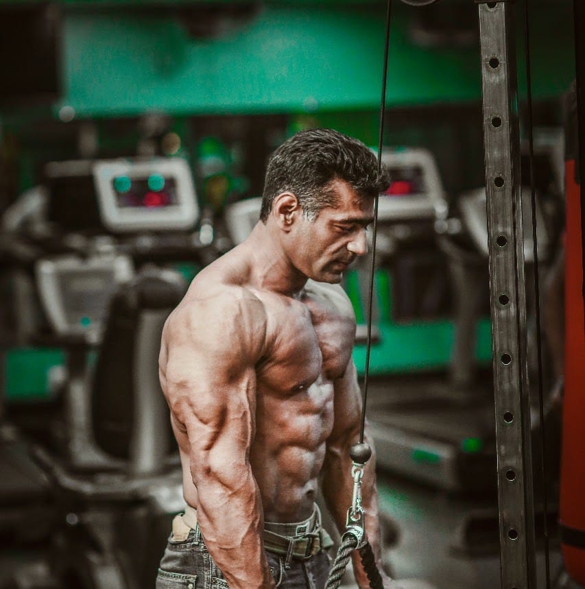 world bodybuilders pictures: lahore bodybuilder khalid bashir with ...