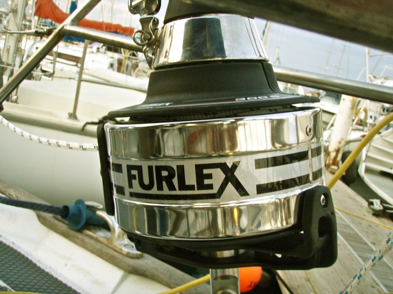 S/Y King Malu: Fitting new Furlex