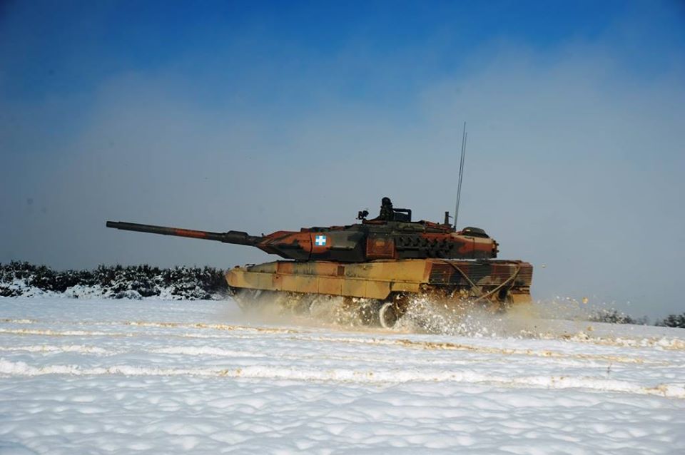 WARFARE Blog: GALERIA: Carros de combate Leopard 2 HEL gregos na neve