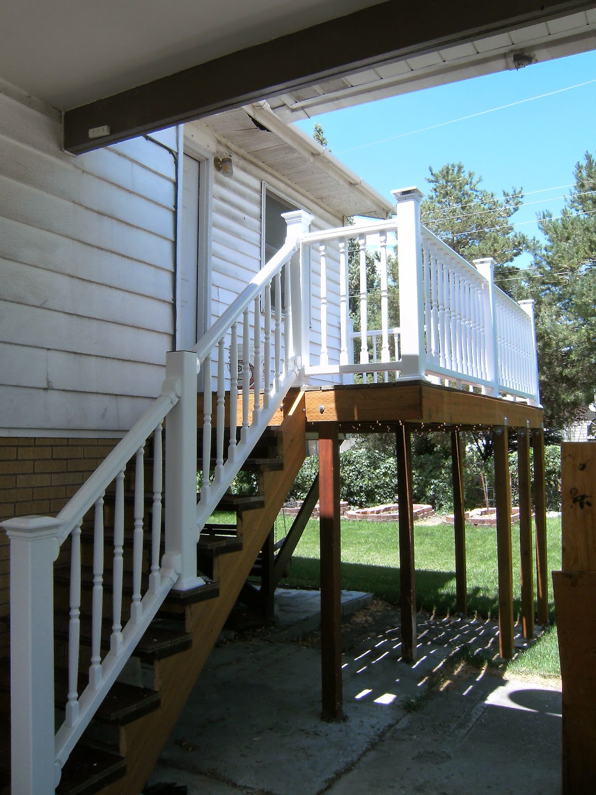 Rhonda's Blog: Railings, and DONE!