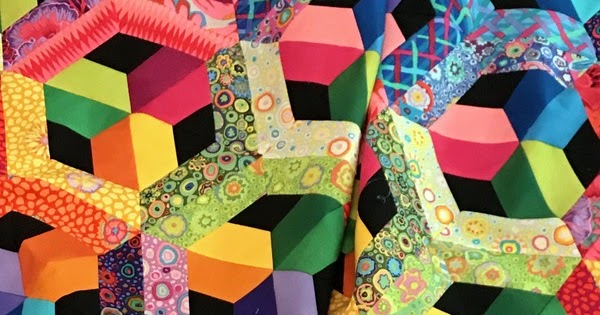 Doodlebugs and Rosebuds Quilts: The Escher Shadow Top is Finished!