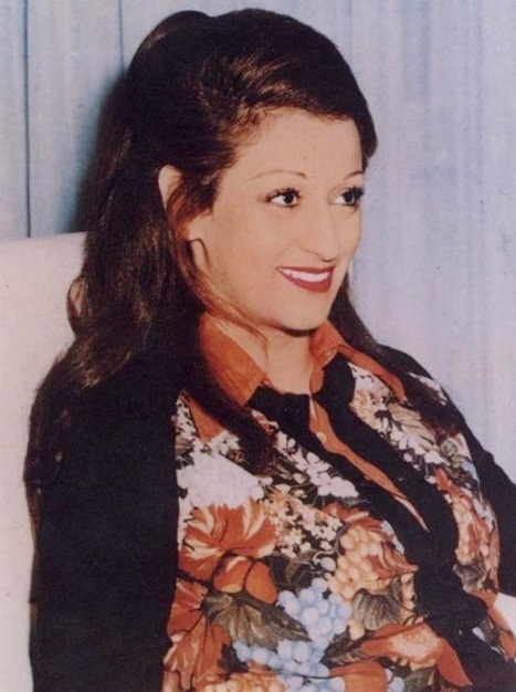 ƮᏲҾ дևծιστøρία.: The Singing Rose: A Tribute to Warda Al-Ghazaieryah.