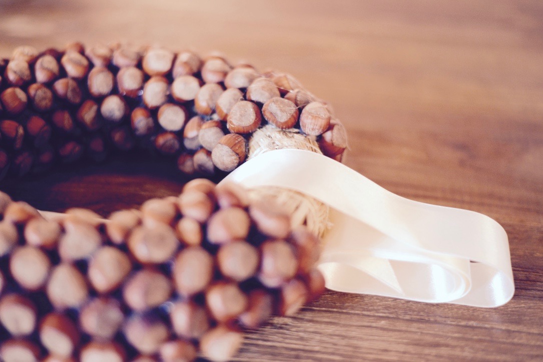 Made in Home: Natural Hazelnut Wreath :: A tutorial with BerlinBaby