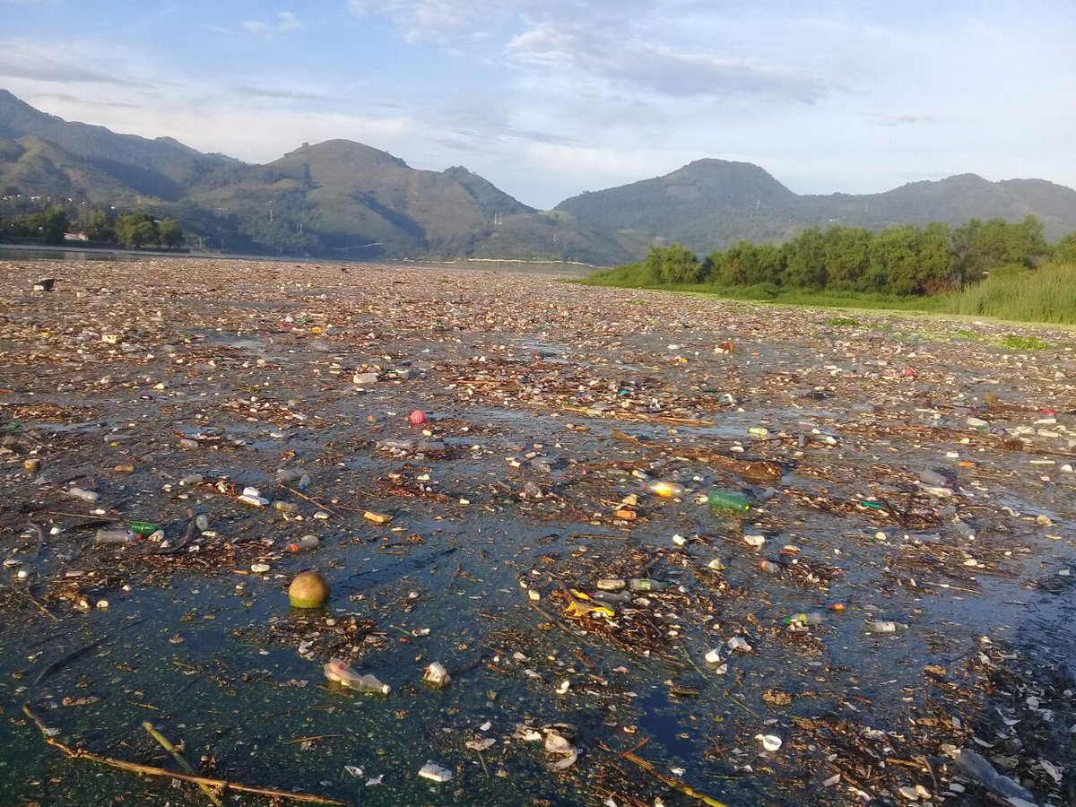 240 camionadas de basura llegan al Lago de Amatitlán luego de la lluvia ...