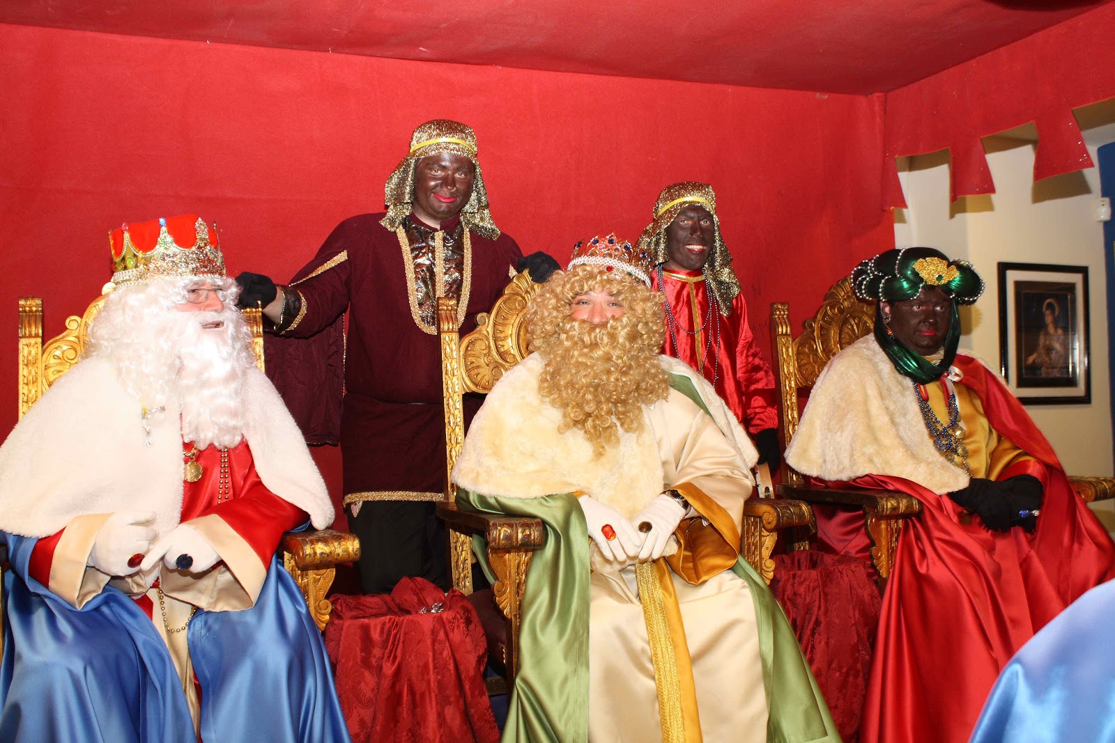 Azul y plata: Visita de Sus Majestades, los Reyes Magos de Oriente, a nuestra Hermandad