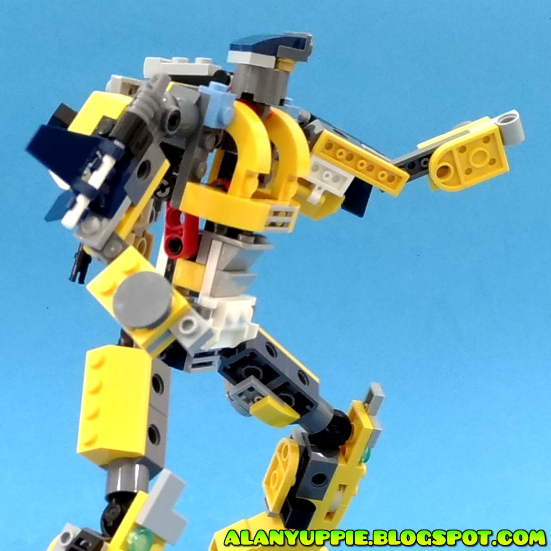 Alanyuppie's LEGO Transformers: Video Tutorial: Transformer Speedboat ...