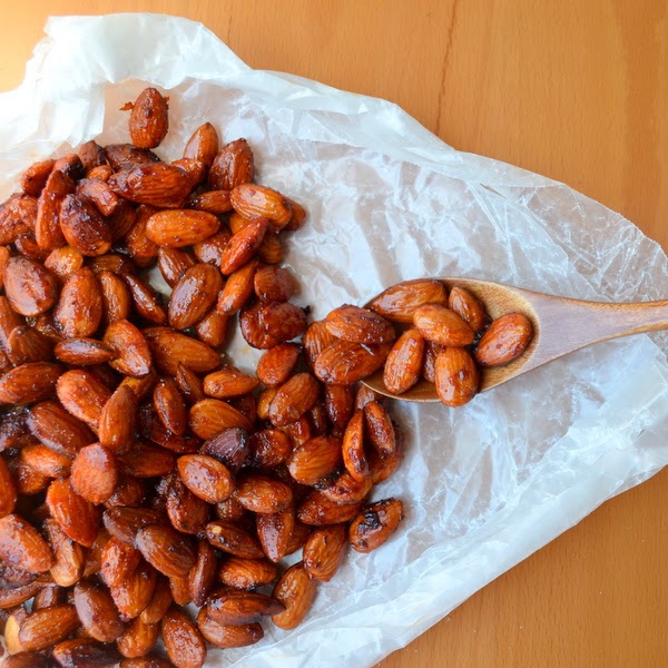 Happily Spiced: Sriracha Honey Almonds