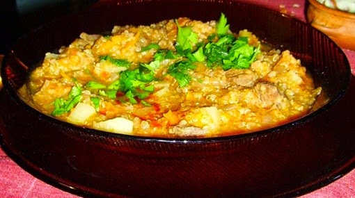 Gastronomy Peruvian: guiso de quinua