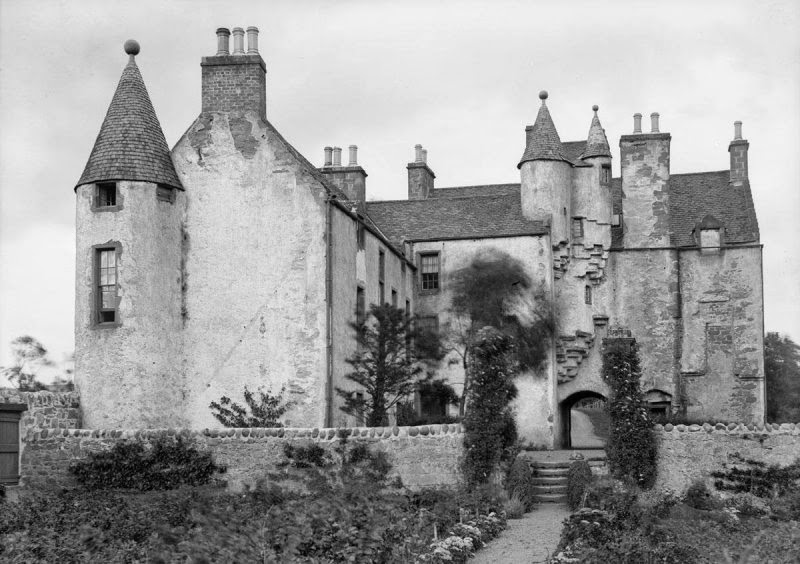 Landed families of Britain and Ireland: (92) Allardice (later Barclay ...