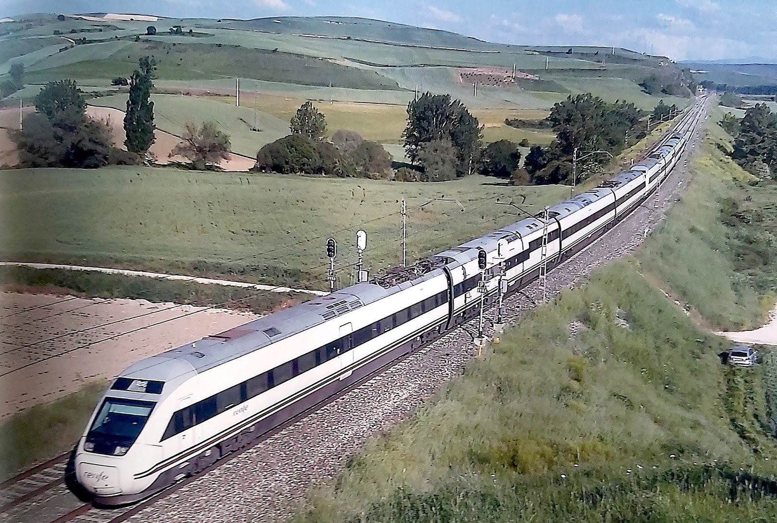 LAS TRACCIONES TÉRMICA Y ELÉCTRICA EN RENFE (CVIII): ALTA VELOCIDAD Y ...