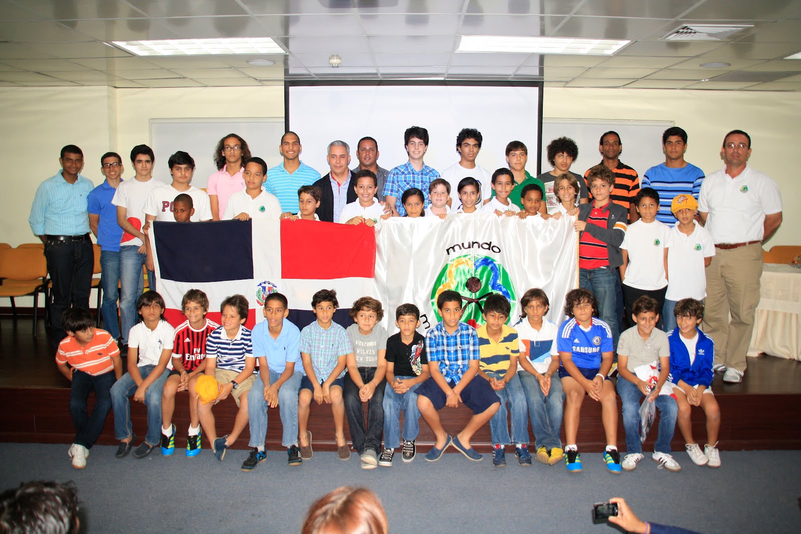 DELEGACIONES DE COLEGIOS BABEQUE ASHTON SCHOOL Y MONTESSOI VIAJAN A ...