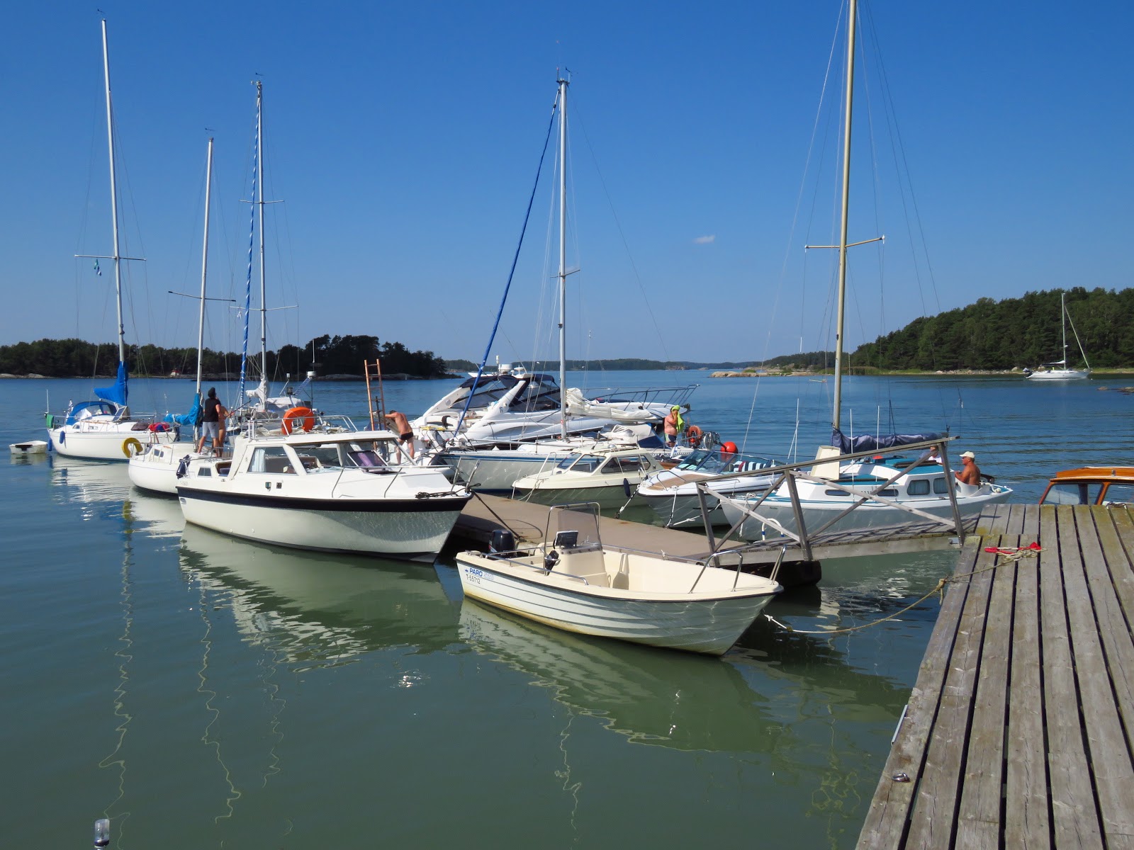 Kaislatuuli: Venereissu Ahvensaareen