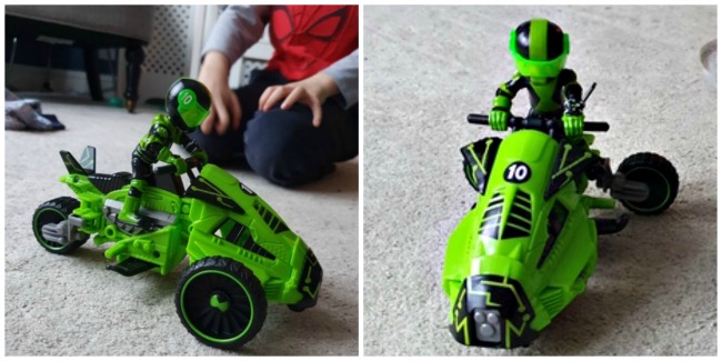 Ben 10 Transforming Omni-Cycle Review | Teddy Bears And Cardigans