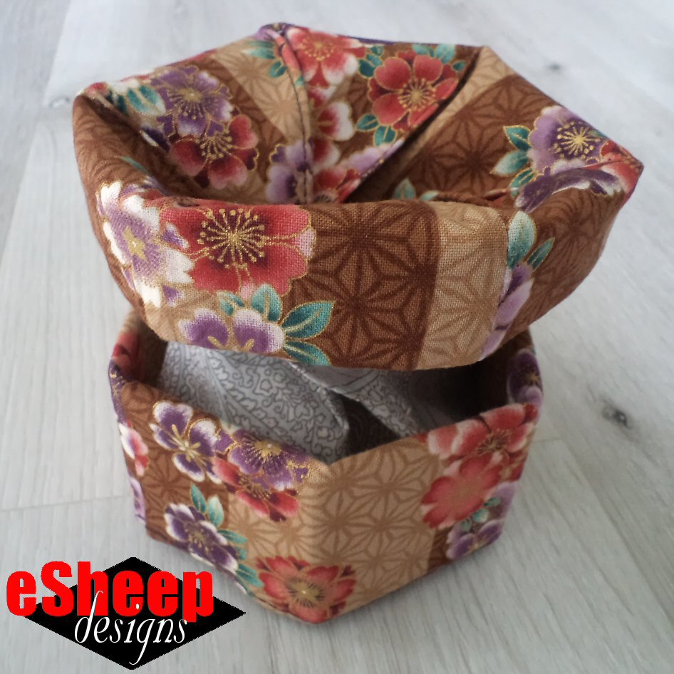 eSheep Designs: Self-Closing Fabric Origami Twist Box
