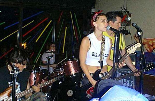 just some punk songs: Angry Amputees - She Said