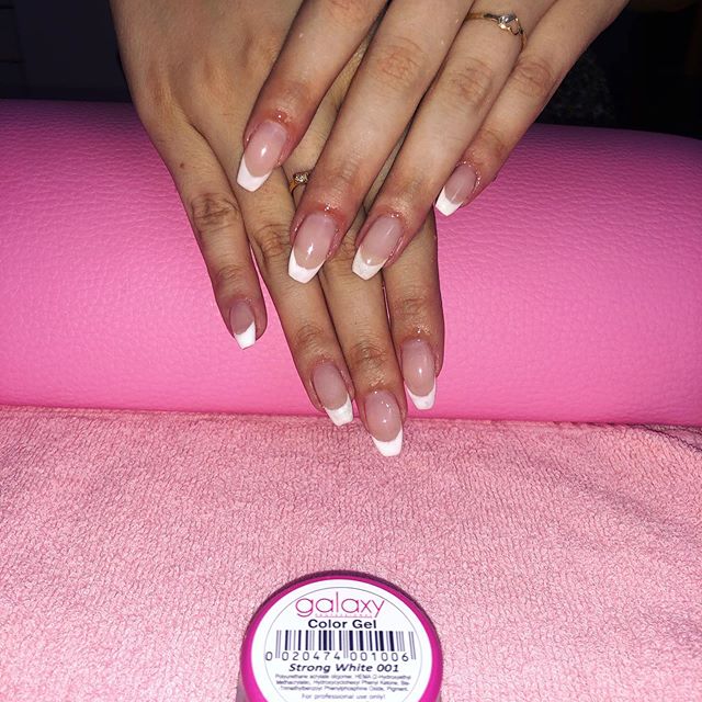 30+ Beautiful white Fall Nails Art Design for Career Women