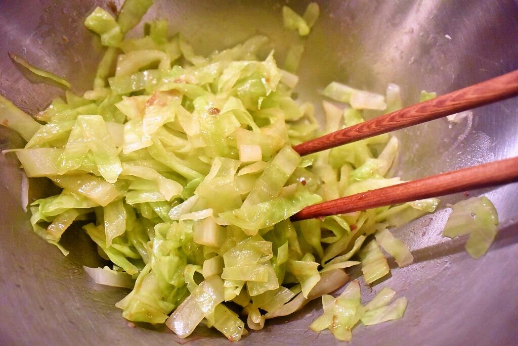 Recipes for Tom: Kyabetsu to egoma no namuru / namul salad with cabbage ...