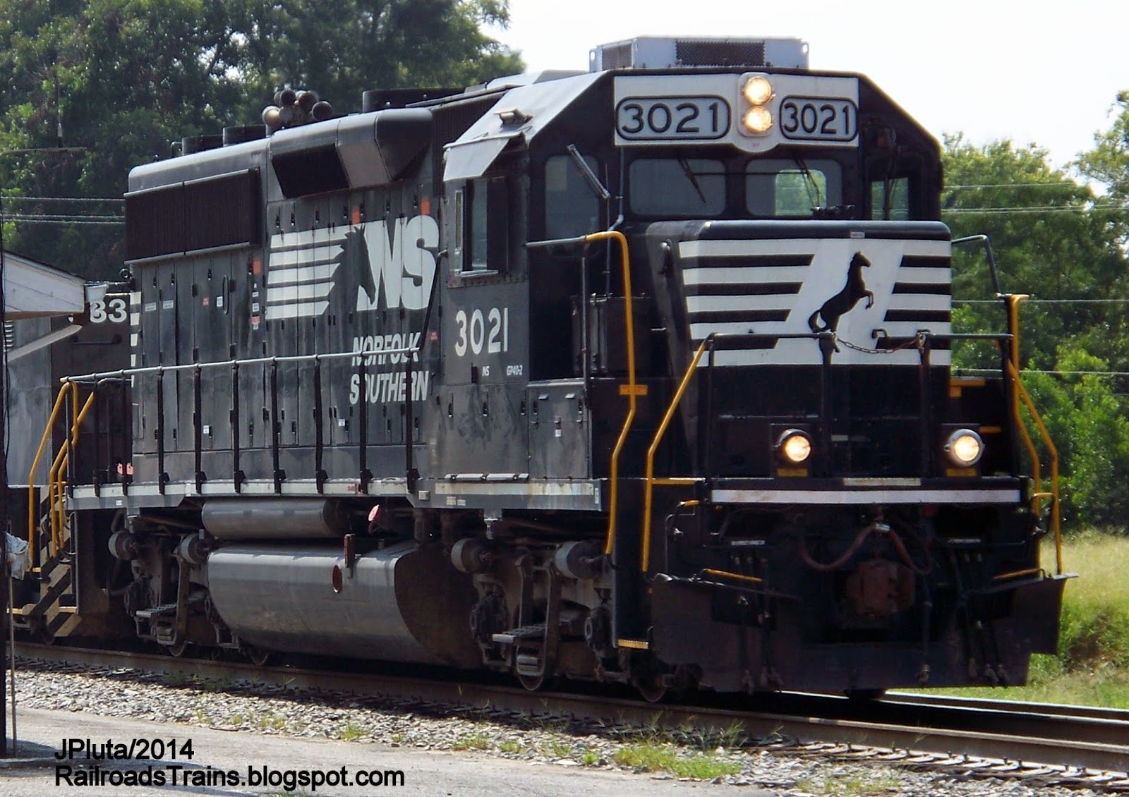 RAILROAD Freight Train Locomotive Engine EMD GE Boxcar BNSF,CSX,FEC,Norfolk Southern,UP,CN,CP ...
