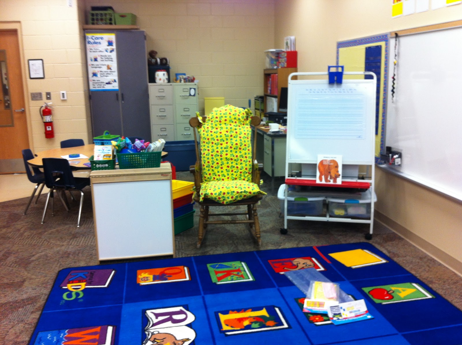 Krazy Kindergarten Teacher: Busy Busy Day in my Classroom!