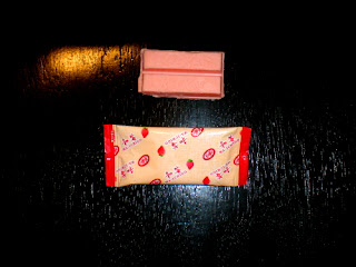 The Crooks in the Lot: Product Review: Nestlé: 和苺 (wa-ichigo) Kit-Kat