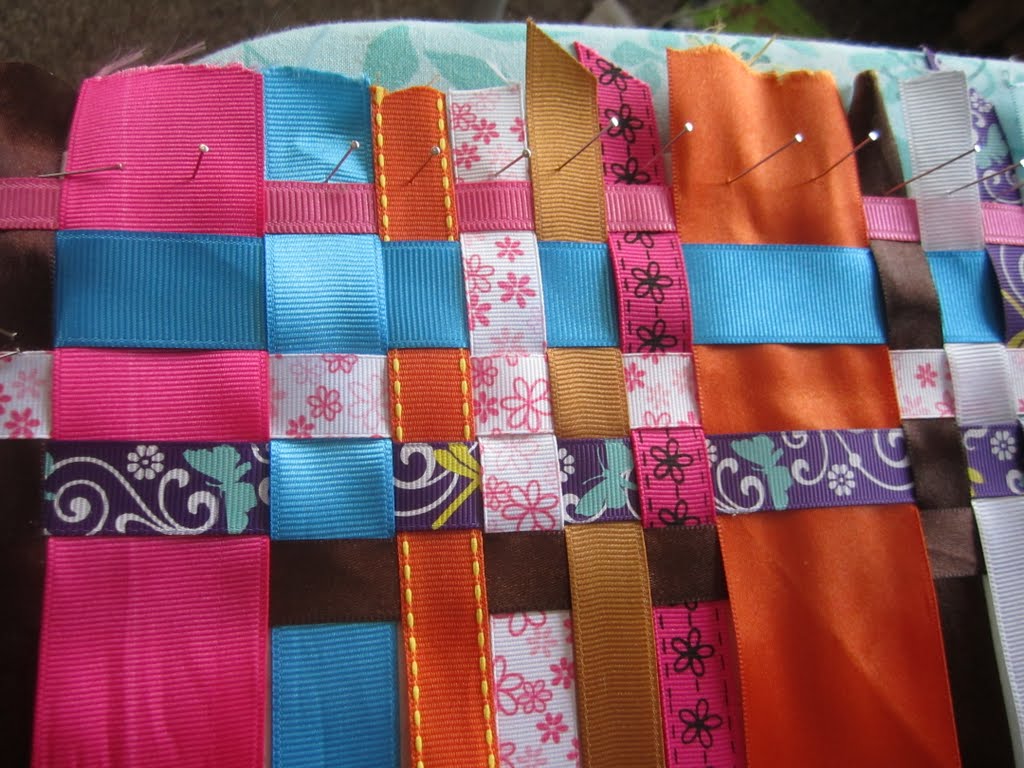 Mommy's Making a Mess: Woven Ribbon Heart Pillow