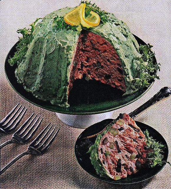 Hung Up On Retro: it's a Retro Cook Off!