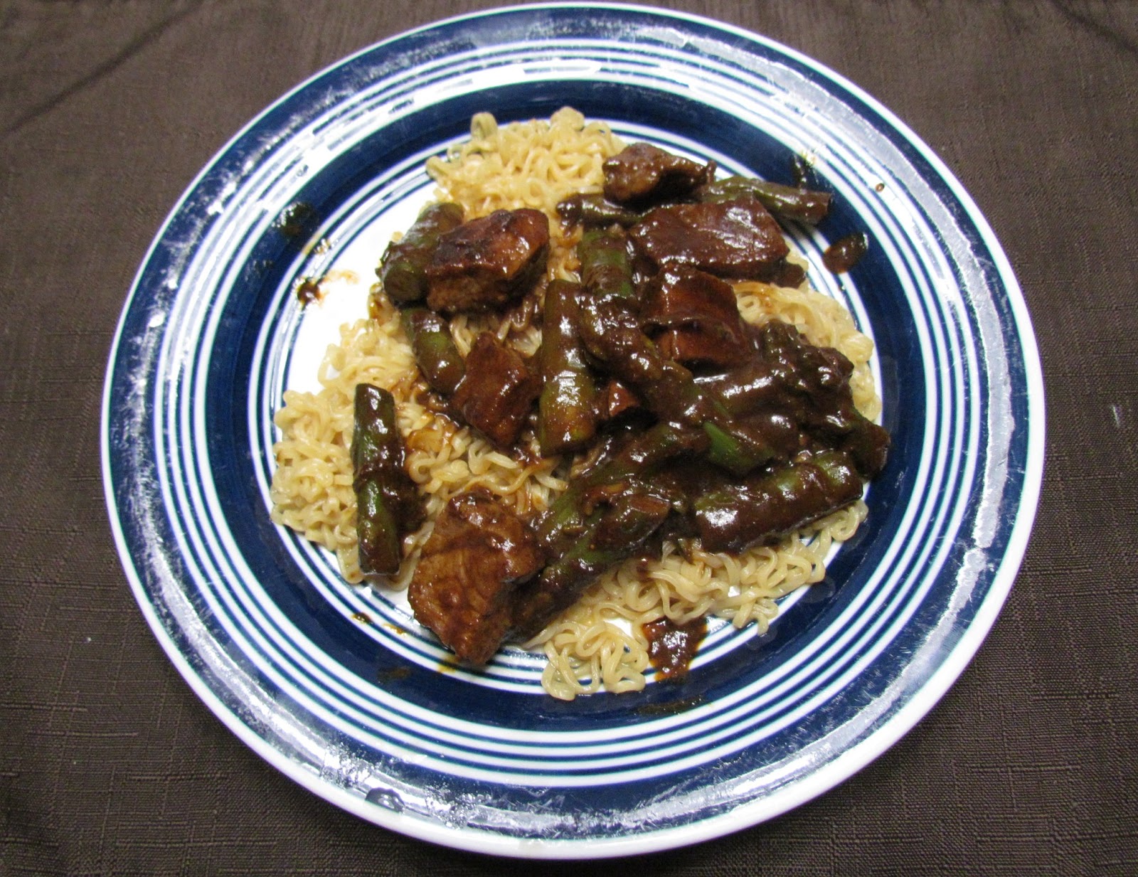 Mommy's Favorite Things: Beef Asparagus Lo Mein Mommy's Favorite Things: Beef Asparagus Lo Mein